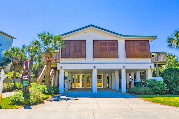 Beautifully Updated Pet-friendly Sound View Cottage! - Pensacola Beach, FL