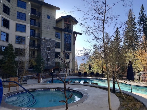 Estudio Remodelado En El Monache. Pasos Para El Pueblo. Se Admiten Perros Con Comportamientos. - Mammoth Lakes, CA