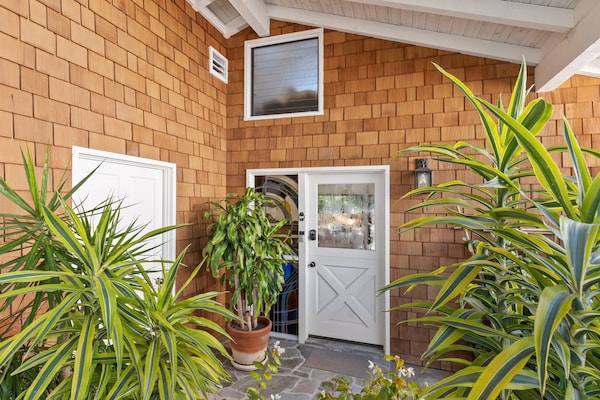 Bluebird Beach Cottage - Walk To Beach & Village - California