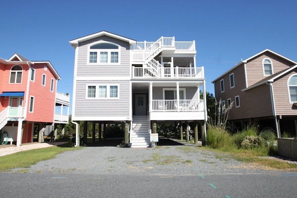 Roof Top Deck & Spacious Contemporary Home 3 Blocks To The Beach W/free Golf, Water Park And More! - Delaware