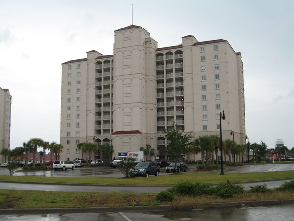 3br/3ba Luxurious Intracoastal Waterway Condo - North Myrtle Beach, SC