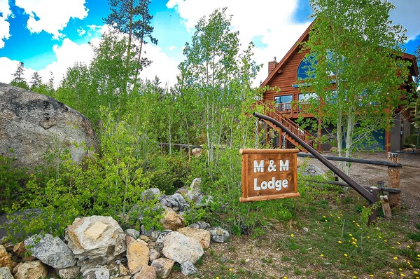 M & M Lodge - Gorgeous And Large Log Home In Town With Incredible Lake Views! - Grand Lake, CO
