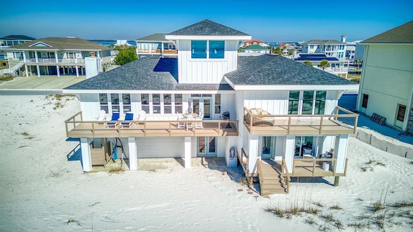 Exquisite Multilevel Beachfront Home/deck Is Great For Sunsets & Entertaining - Pensacola Beach