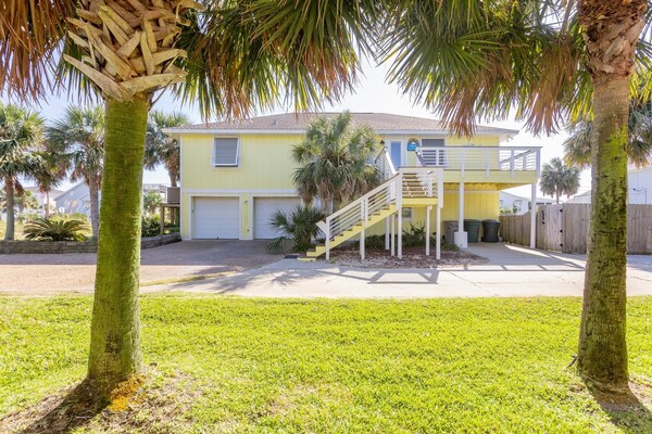 Six-bedroom Home With Great Outdoor Spaces And A Private Pool! - Pensacola Beach