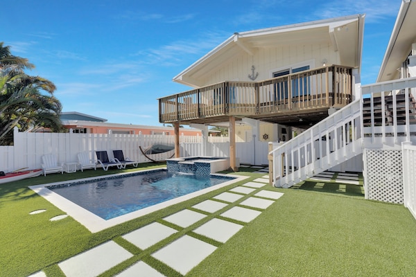 Tropical Therapy: 2 Br, 2 Ba Duplex In Key Colony Beach, Sleeps 5 - Caribbean