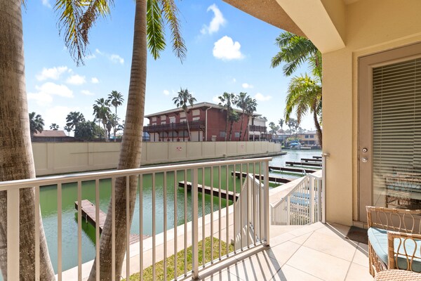 Gorgeous Island Sanctuary! By Rent On Padre - South Padre Island, TX