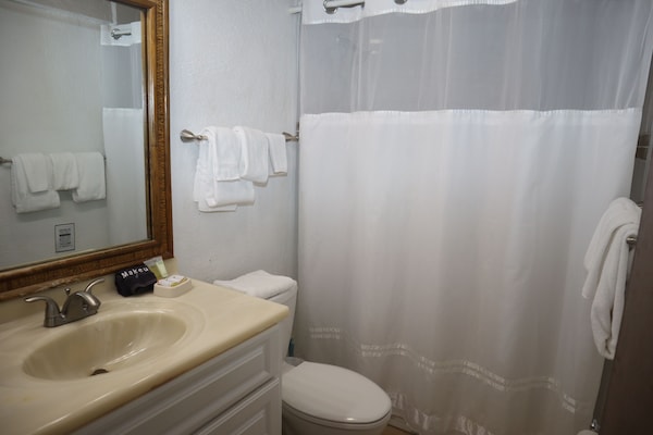 Point Pleasant Resort- Great Location Near Restaurant/bar & Oceanfront Pool! - Lovenlund