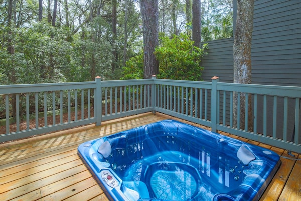 Private Hot Tub; Access To Greenwood Community Pool, Tennis & Playground; Heart Of Sea Pines Resort - Bluffton, SC