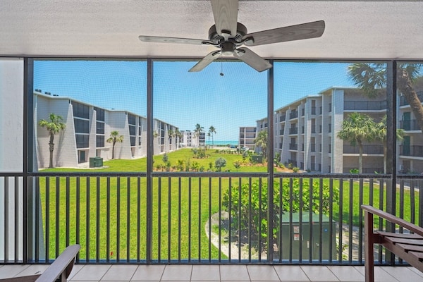 Sonnenuhr C208: Wundervoll Aktualisiert, Herrliche Aussicht Und Waschmaschine Und Trockner In Der Suite! - Sanibel, FL