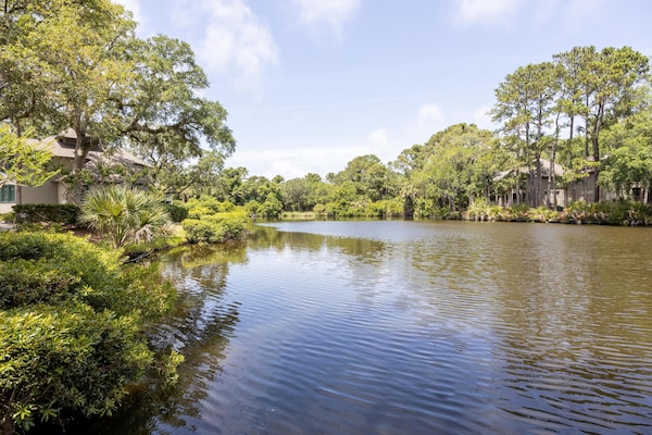 4703 Tennis Club: 2br Villa, Lagoon Views, Credit For Bikes/beach Gear - Kiawah Island, SC