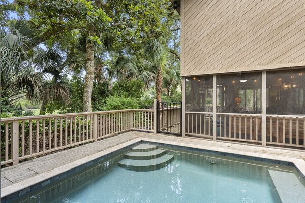 331 Catbrier: 4 Bedroom Home With Pool, Golf Views, Short Walk To Beach - Kiawah Island, SC