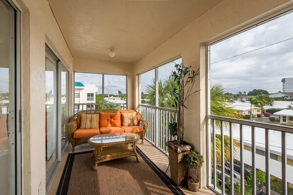 Unit 164- 2 Bedroom 2 Bathroom Gulf Side Club Corner Condominium - Sarasota, FL