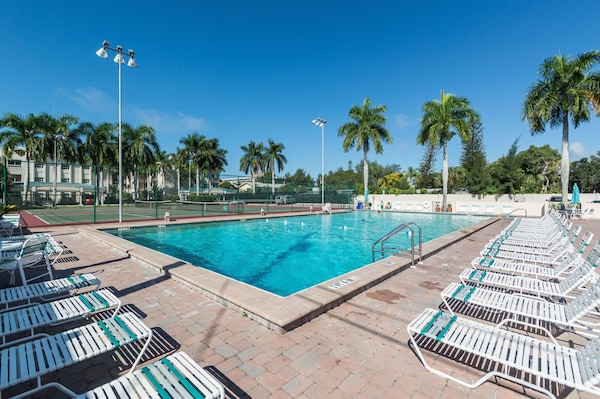 Unit 106- 1 Bedroom 1 Bathroom Condominium East View - Siesta Beach, Sarasota