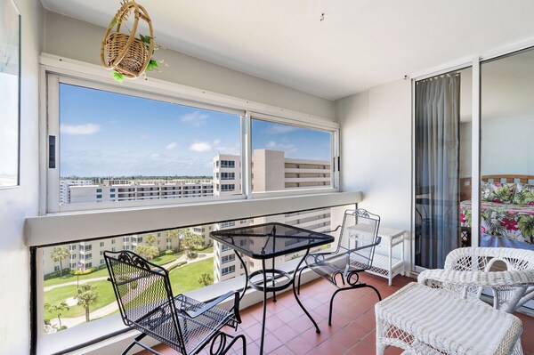 Unidad 113 - Condominio De 2 Dormitorios Y 2 Baños Con Vistas Completas Al Golfo - Sarasota, FL