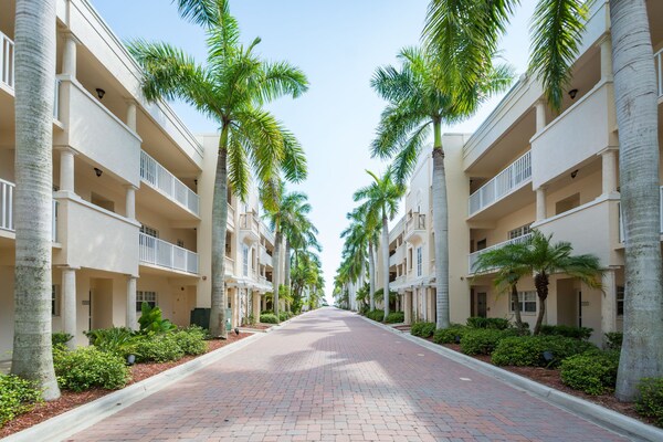Unit 138-2 Bedroom 2 Bathroom Gulf Side Club Interior Condominium - Siesta Key, FL