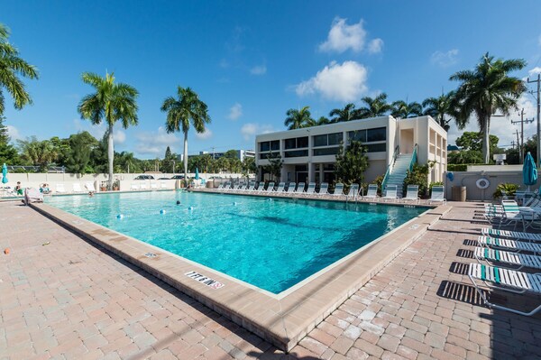 Unit 172- 1 Br 1/2 Bath Gulf Side Club Interior Condominium - Siesta Key, FL
