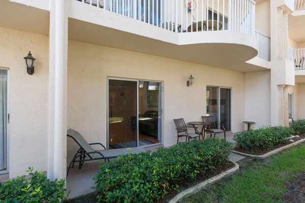 Unit 330- 2 Bedroom 2 Bathroom Bayside Large Condominium - Siesta Key, FL