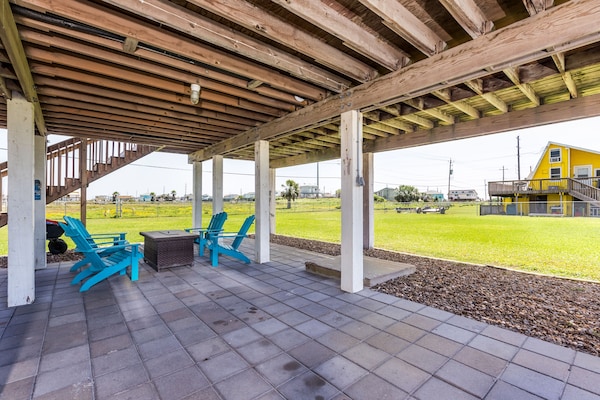 Relaxant Beach House à Quelques Pas De La Plage Avec 2/1 + Loft Sleeping 7! - Île de Galveston, TX