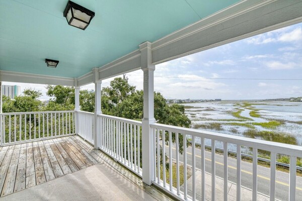 Waterfront Oasis: Perfect 5 Bedroom Beach Getaway With Amazing Inlet Views - Murrells Inlet, SC