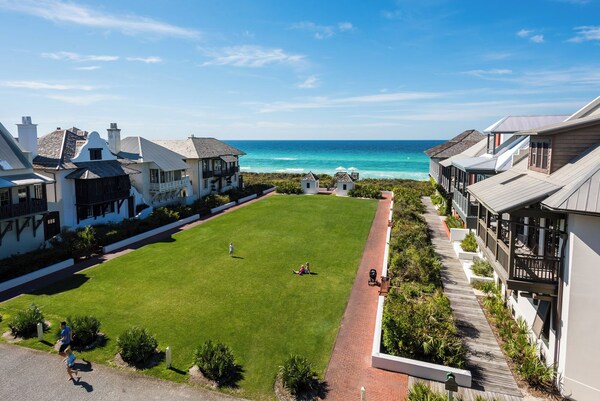 Southern Serenity Cottage - Rosemary Beach, Heated Pool, 3-minutes To Beach - Rosemary Beach, FL