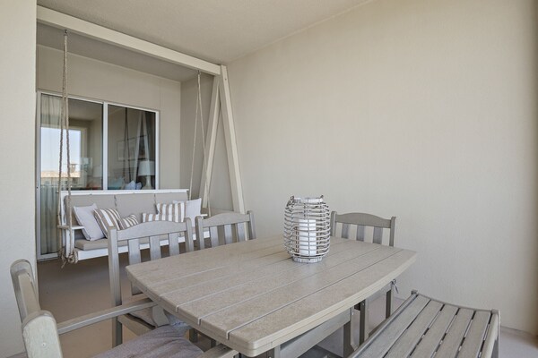 Beach View Top Floor Corner Unit , Private Beach Access, Hot Tub, Pool - Santa Rosa Beach, FL