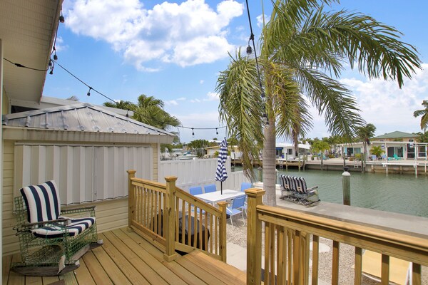 Kcb Beach House: 3  Br, 2  Ba Duplex In Key Colony Beach, Sleeps 6 - Curry Hammock State Park, Marathon