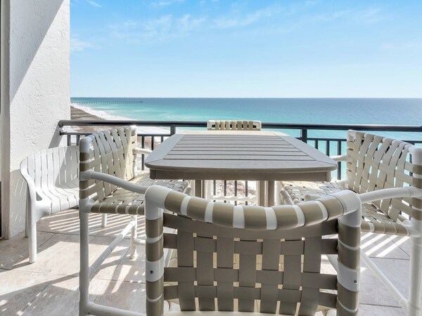 Iris's Top Floor Getaway! - Pensacola Beach, FL