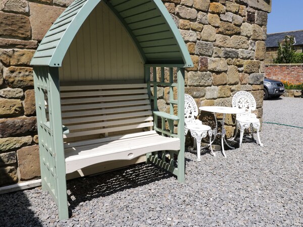 Field Cottage, Pet Friendly, Character Holiday Cottage In Staithes - Staithes