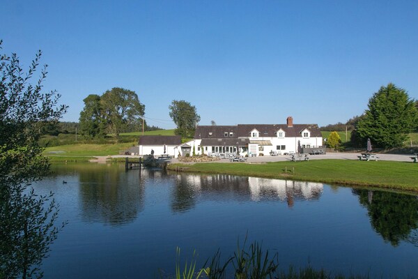 Harrison's Cottage, Family Friendly, With A Garden In Llandegla - North Wales