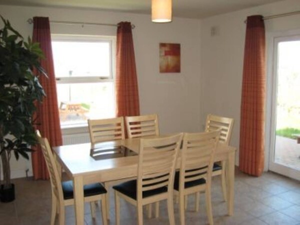 Doolin Village L05 -  A Doolin Lodges  That Sleeps 6 Guests  In 3 Bedrooms - Galway