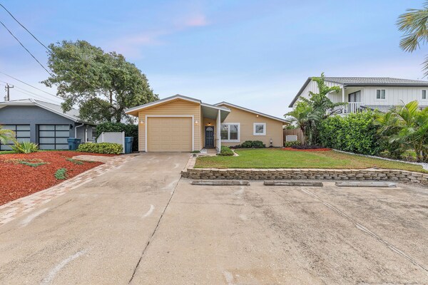 Adorable Beach Cottage With Great Location - Ponce Inlet, FL