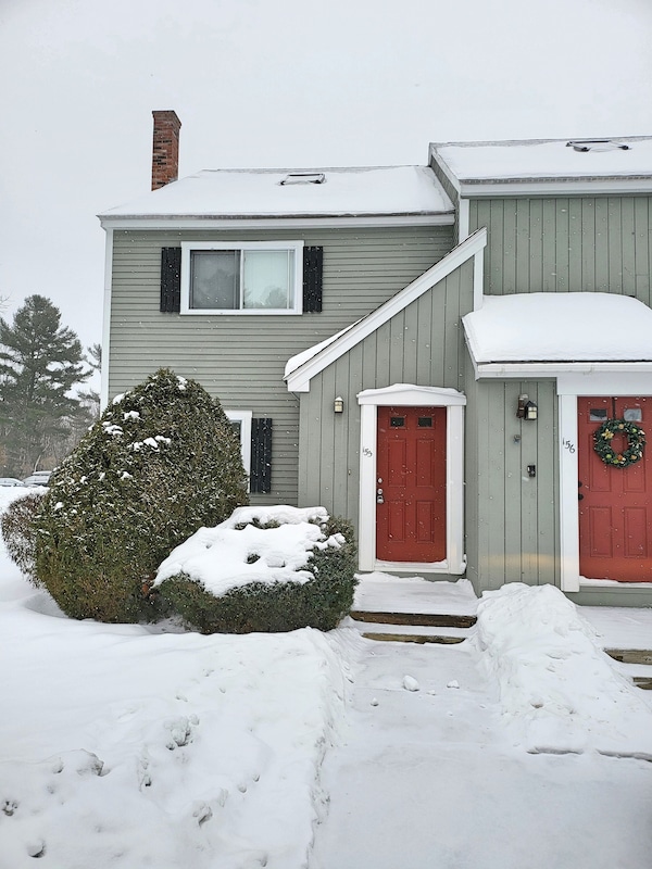 4 Bdrm, Close To Shops\/dining\/town. Wifi, Ac, Pool Access. A0155 By Lrs - New Hampshire