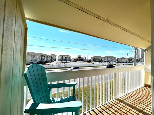 Condominio 8202: Estudio Que Admite Mascotas Con Vista Parcial Al Golfo Y Servicio De Playa Gratuito - Destin, FL