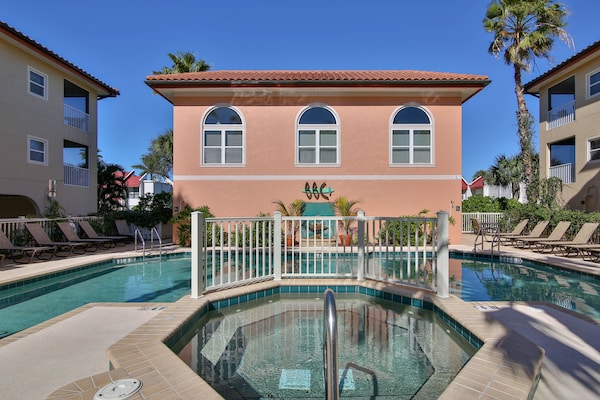 Sunshine - Bradenton Beach Club With Quick Access To The Beach! - Bradenton Beach