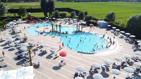 Maison Mobile Avec Piscines Pour Petits Et Grands - Caorle