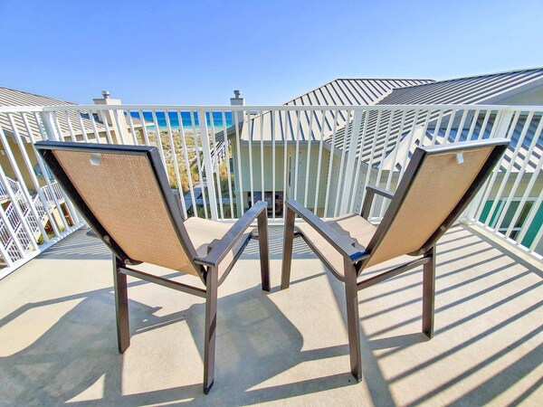 Beachy Gulf Front Townhome At Portside Villas #14! Close To Beach And Pool. - Pensacola Beach, FL