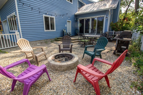 Beachwalk Resort Home W/ 5 Suites, Fire Pit - Indiana (State)