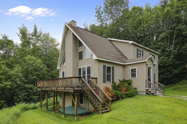 Four Seasons Chalet: 5 Br, Fireplace, Game Room, A/c! - Montpelier, VT