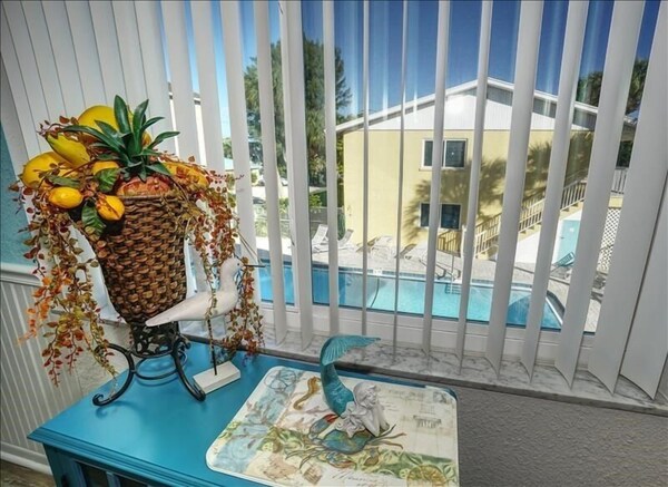 Lay-z-liv-n 12 ~ Pool, Steps To Beach, Updated - Bradenton Beach, FL