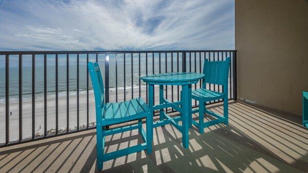 It Is Just Like A Condoit's The Phoenix Hotels! Free Wifi - Full Kitchen - Gulf Shores, AL