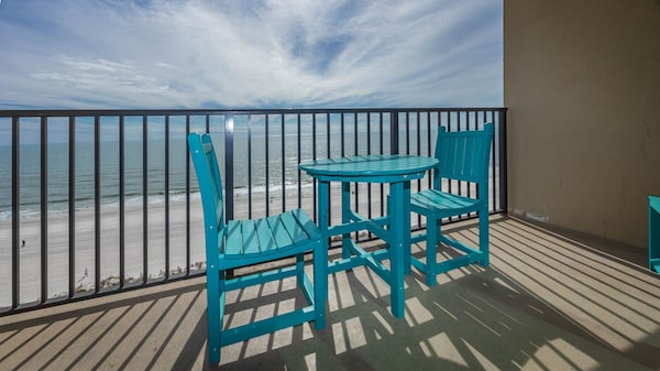 Gulf Front Hotel Suite! It Is Just Like A Condo!!! Phoenix Hotels - Gulf Shores, AL