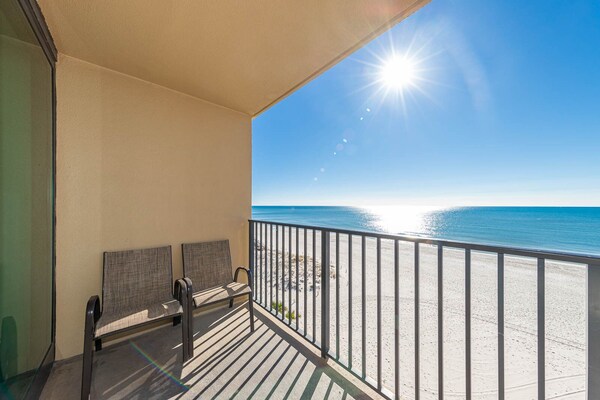 Phoenix Hotels!!! Beach Front! ~ Free Wifi - Full Kitchen!! - Gulf Shores, AL