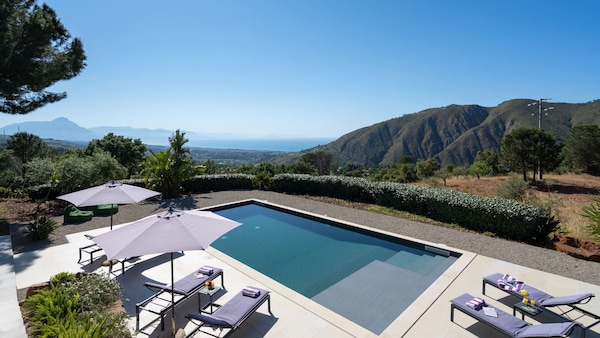 Erstaunliche Villa Mit Pool Mit Blick Auf Die Bucht Von Palermo - Cefalù
