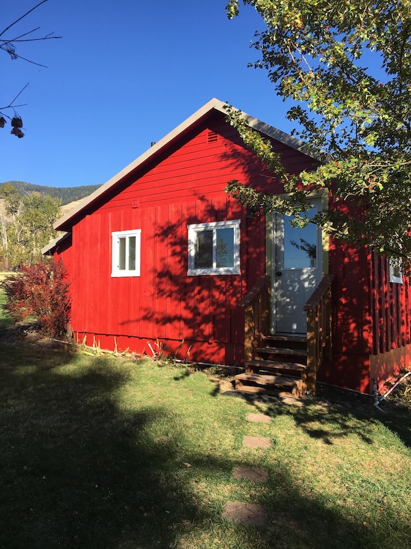 Quiet Cottage In The Country - Oregon