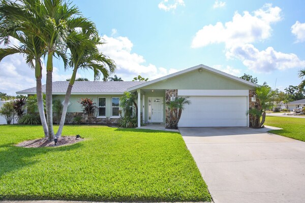 Sand Dollar - Newly Renovated Home W/private Heated Saltwater Pool, Free Wifi - Bradenton, FL