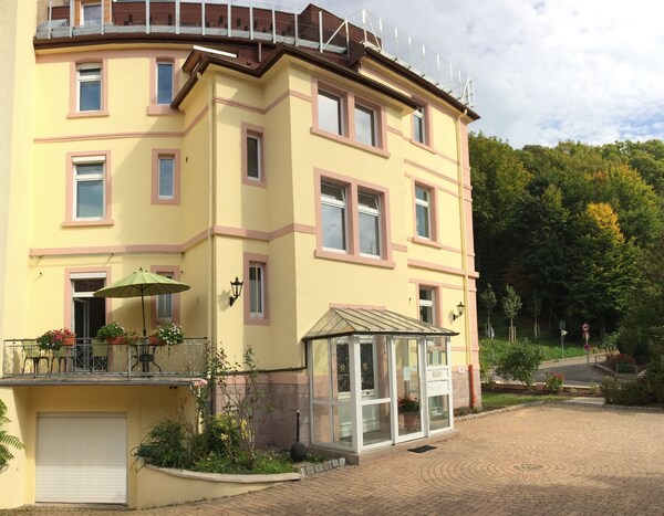 Ferienwohnung Royal, 50qm, 1 Schlafzimmer, Max. 2 Personen - Baden-Baden