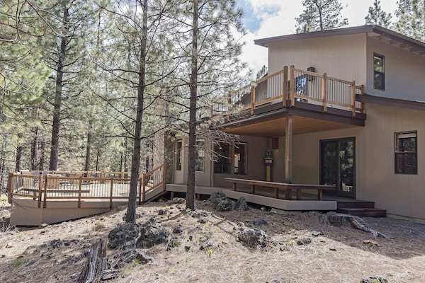 Beautiful & Quiet Location On The Glaze Meadow #13th Fairway! - Sisters, OR