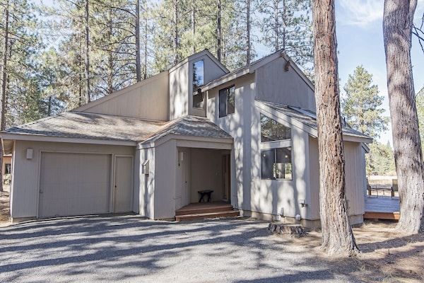 Gm188 | Secluded And Quiet Home With Views Of Black Butte! - Sisters, OR