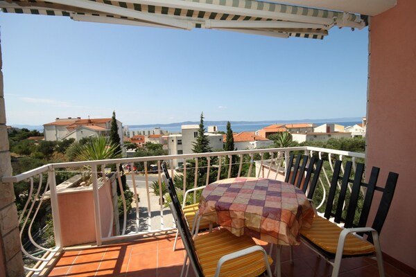 Two Bedroom Apartment With Terrace And Sea View Tučepi, Makarska (A-6817-c) - Tučepi