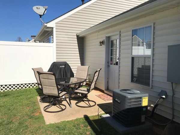 1 Story Townhome In Rock Hill, Close To Charlotte, Lake Wylie, Carowinds & I-77. - Lake Wylie, Fort Mill